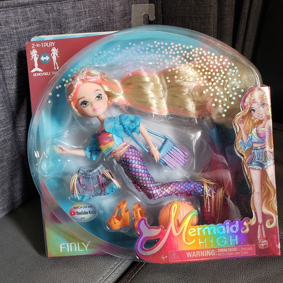 mermaid high | Toys | New 5 Mermaid High Finly Fashion Doll Water Pool ...